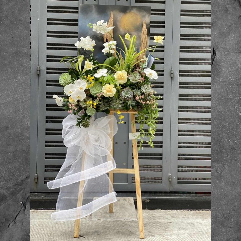 Lẵng Hoa Viếng Đám Tang Độc Đáo: Hoa Tươi Kết Hợp Sen Đá Kèm Khung ...